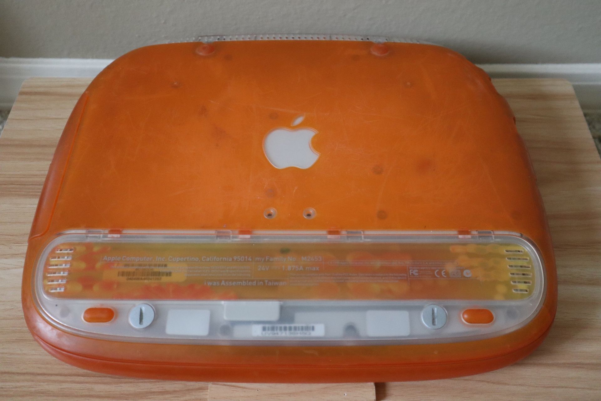 Apple G3 iBook Clamshell in a striking Orange color (Model M2453) for Sale in Orange, CA - OfferUp