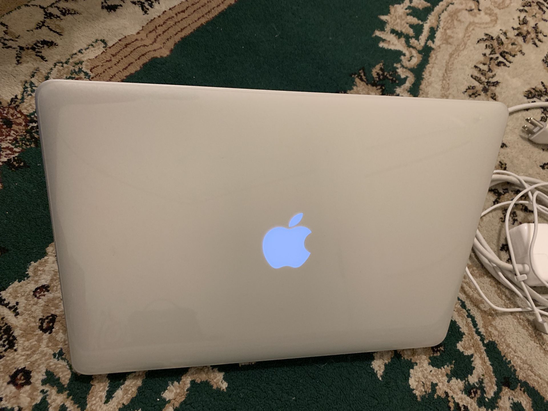 MacBook Air (Model A1466) i5 processor, 128gb in new condition.$270 obo ...