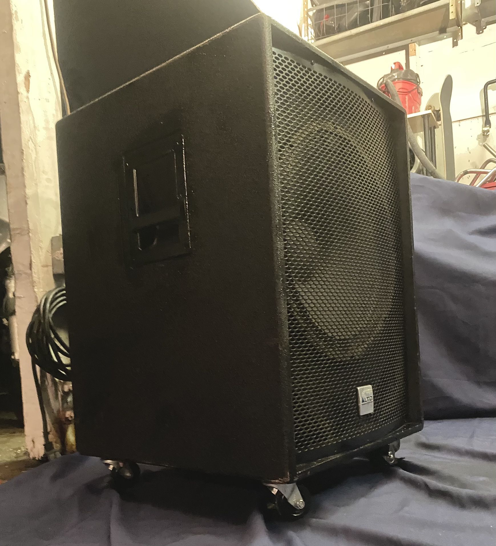 1x18 ALTO Bass Cab w/ New Celestion LF spkr for Sale in Los Angeles, CA ...