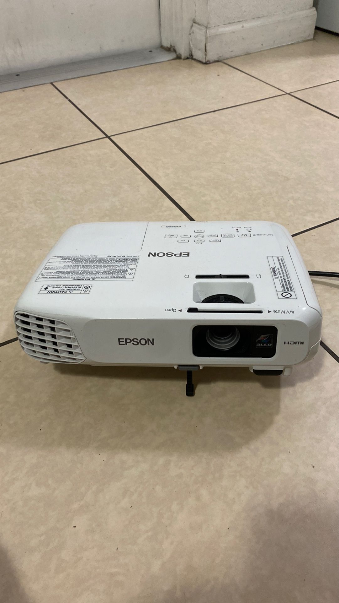 Epson EX3220- screen projector. for Sale in Doral, FL - OfferUp