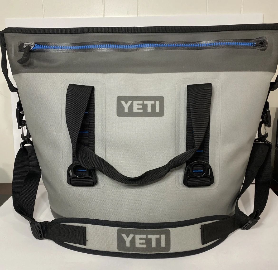 Yeti Bag Cooler for Sale in Henderson, NV - OfferUp
