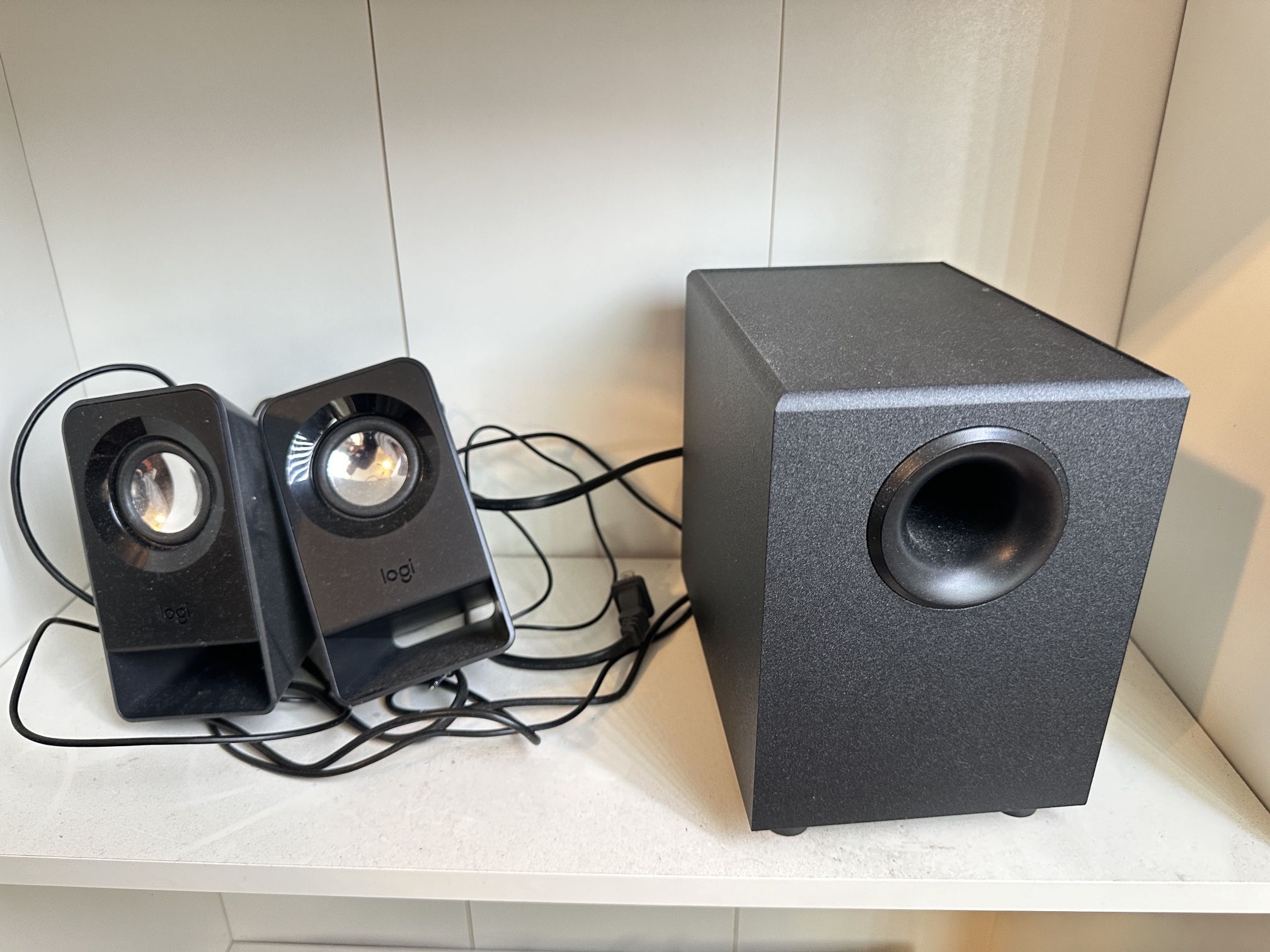 Logitech Speakers With Bass for Sale in Los Angeles, CA - OfferUp
