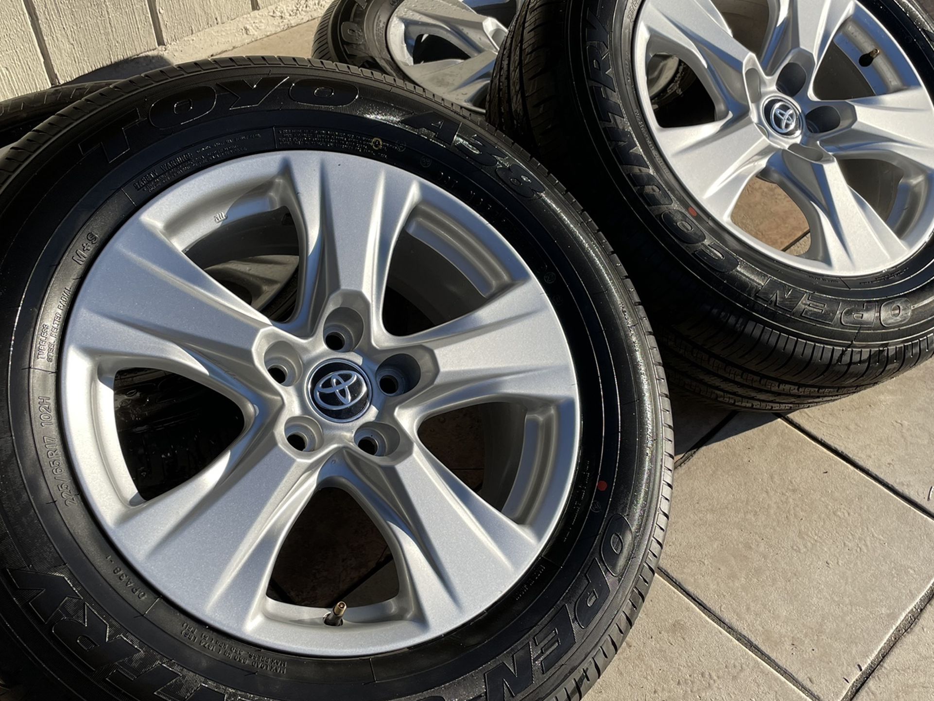 17" Toyota Rav4 Wheels Toyo Tires 225/65/17 Highlander Venza Sienna ...