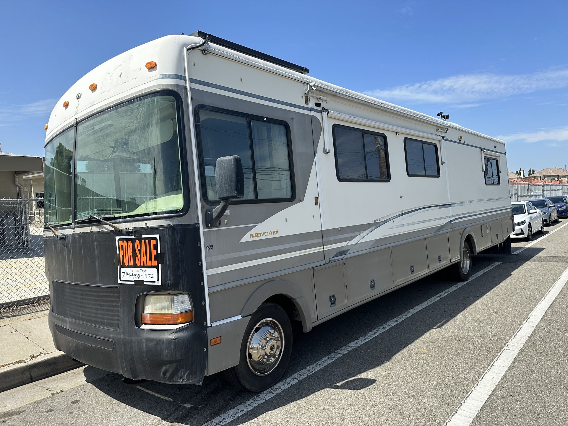 2000 Fleetwood Bounder for Sale in Stanton, CA - OfferUp