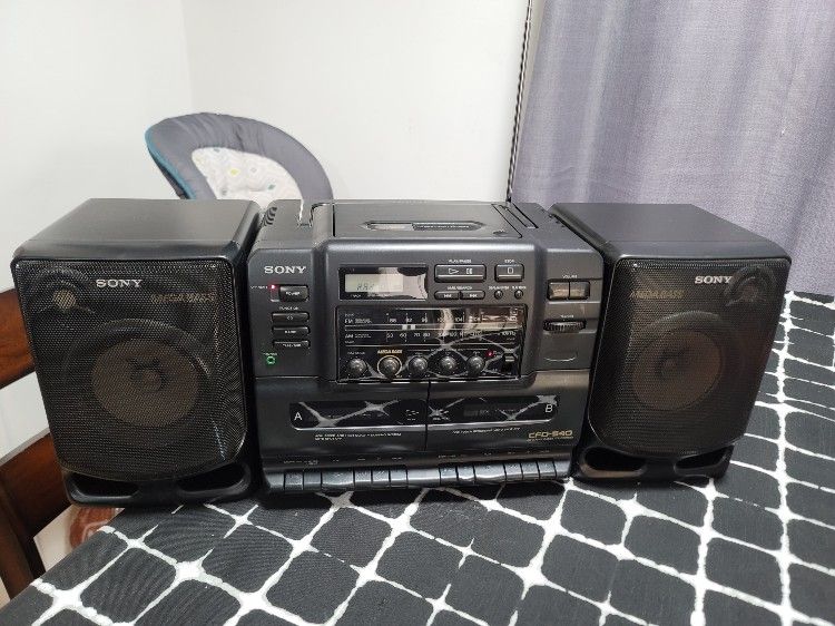 Sony CD RADIO Mega Bass Stereo for Sale in San Bernardino, CA - OfferUp