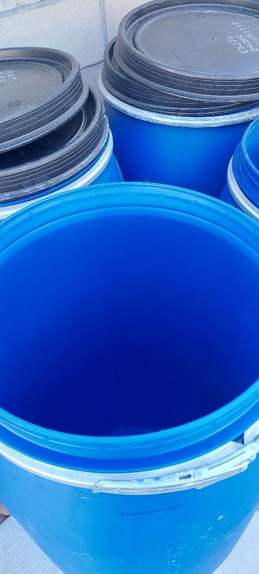 55 Gallon Plastic Barrel And Drums for Sale in Fontana, CA - OfferUp
