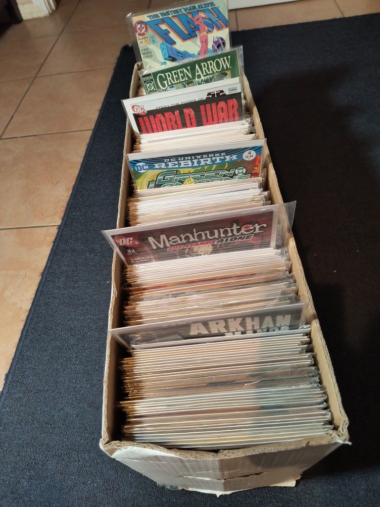 Comic Books Long Box DC Mix for Sale in Los Angeles, CA - OfferUp