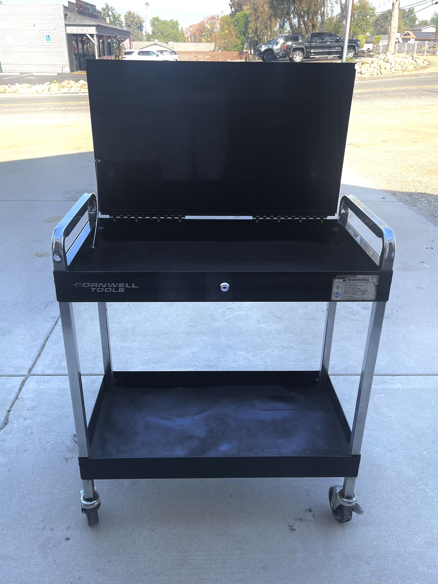 Cornwell Tools Flip-Top Roll Cart for Sale in Corona, CA - OfferUp