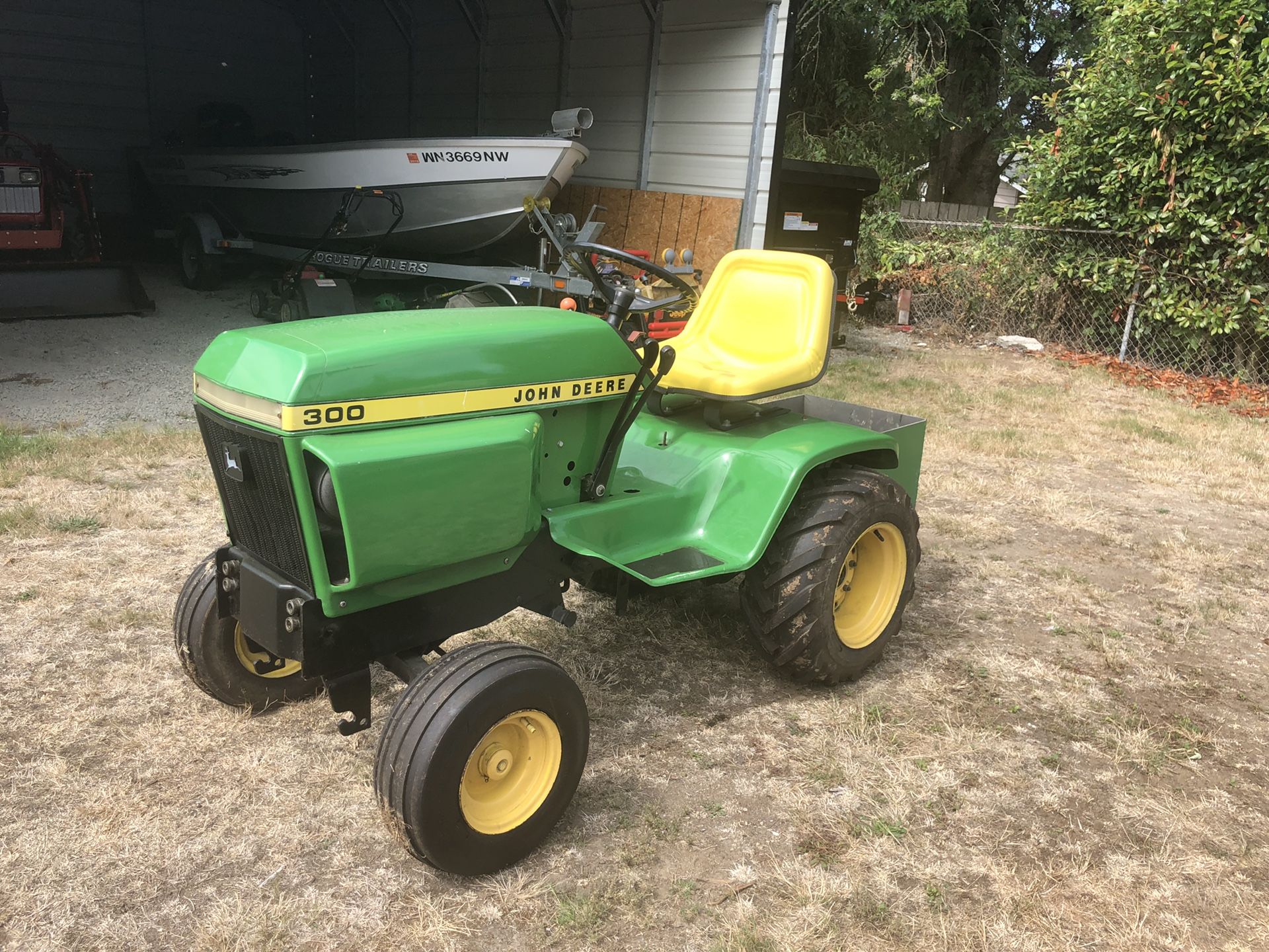 1977 John Deere 300 garden tractor. for Sale in Seattle, WA - OfferUp