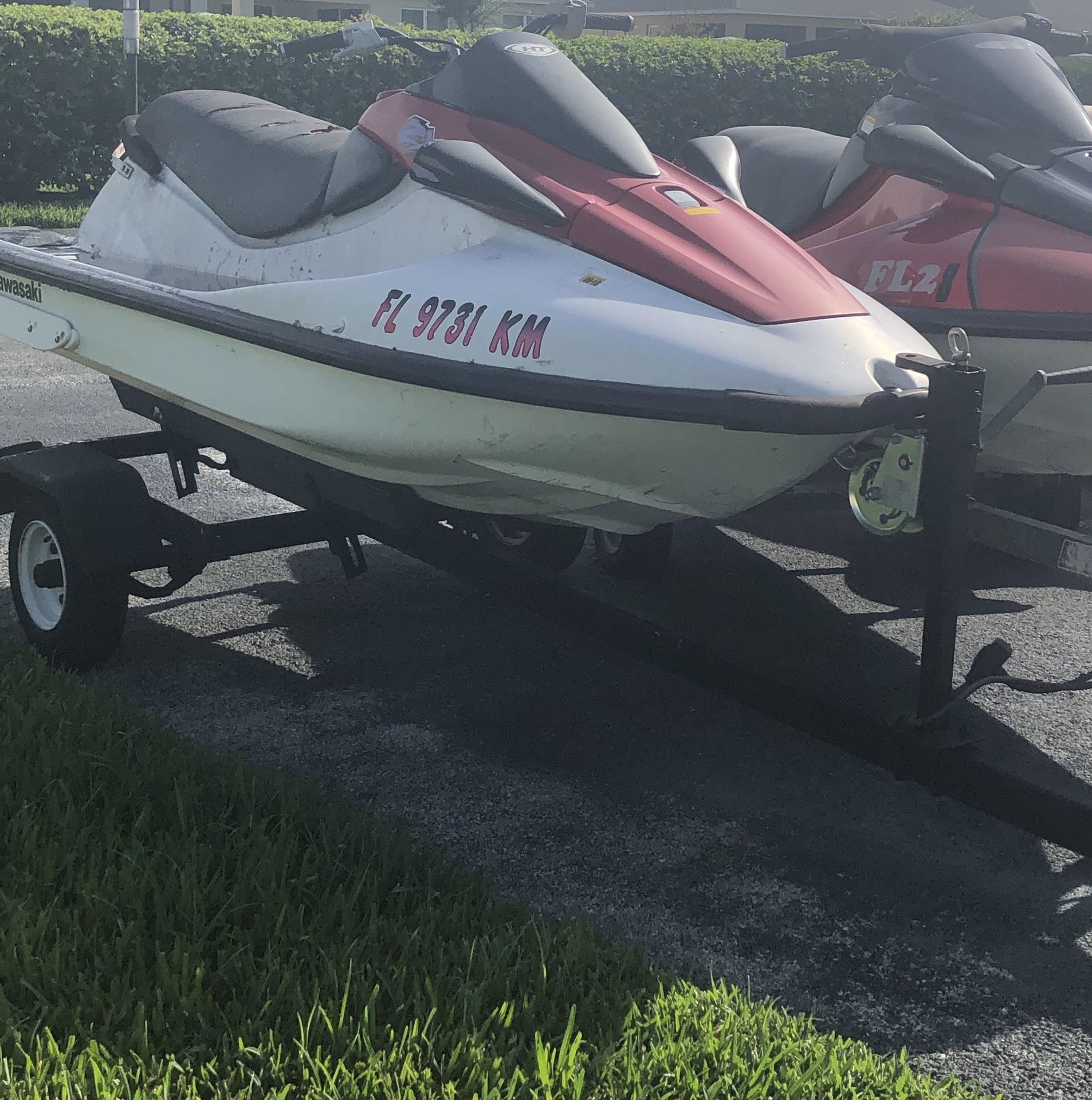 Two jet skis don’t have time to work on them comes with traitor clean ...