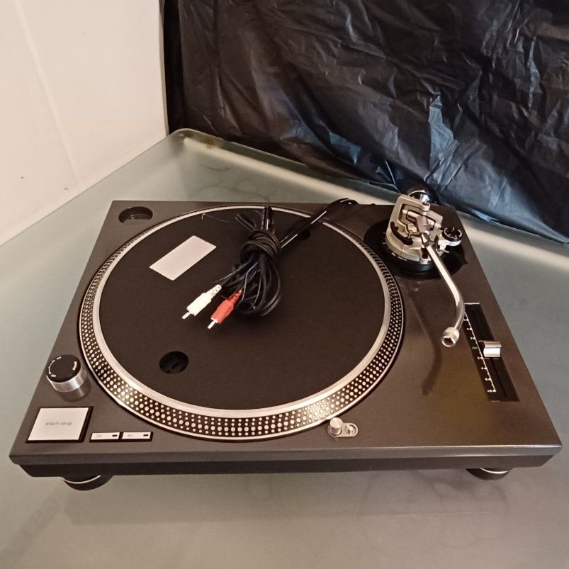 Technics Turntable SL-1200MK2 SL-1200MK5 SL-1200M3D for Sale in Sunny ...