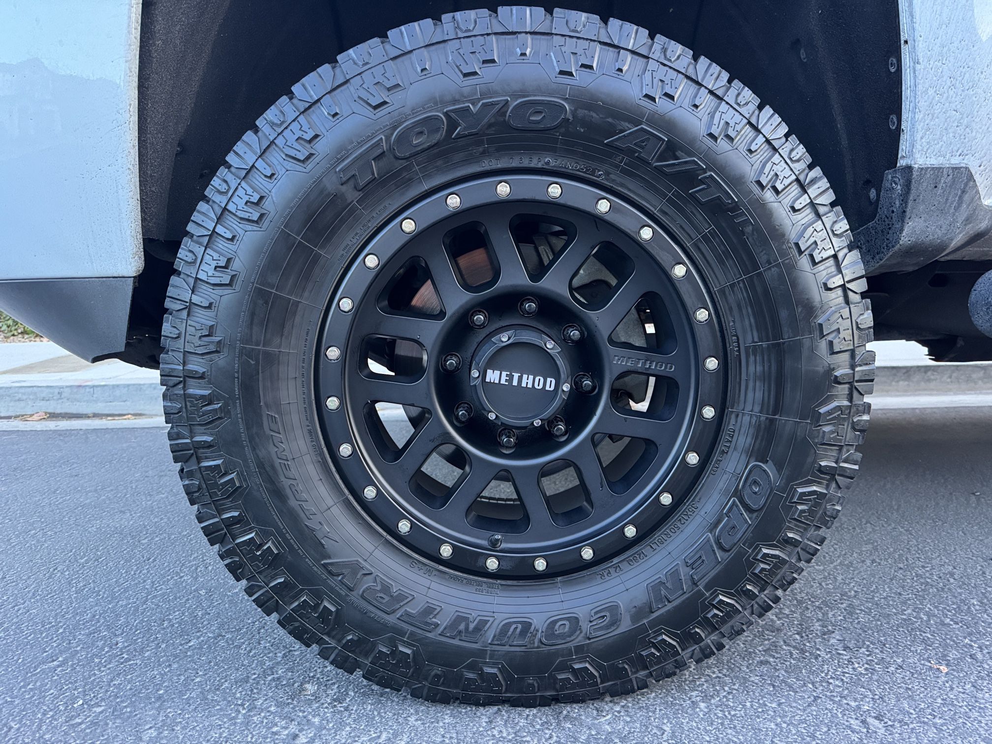 Toyo AT 2 Extreme 35 X 12.50 X 18 for Sale in Las Vegas, NV - OfferUp