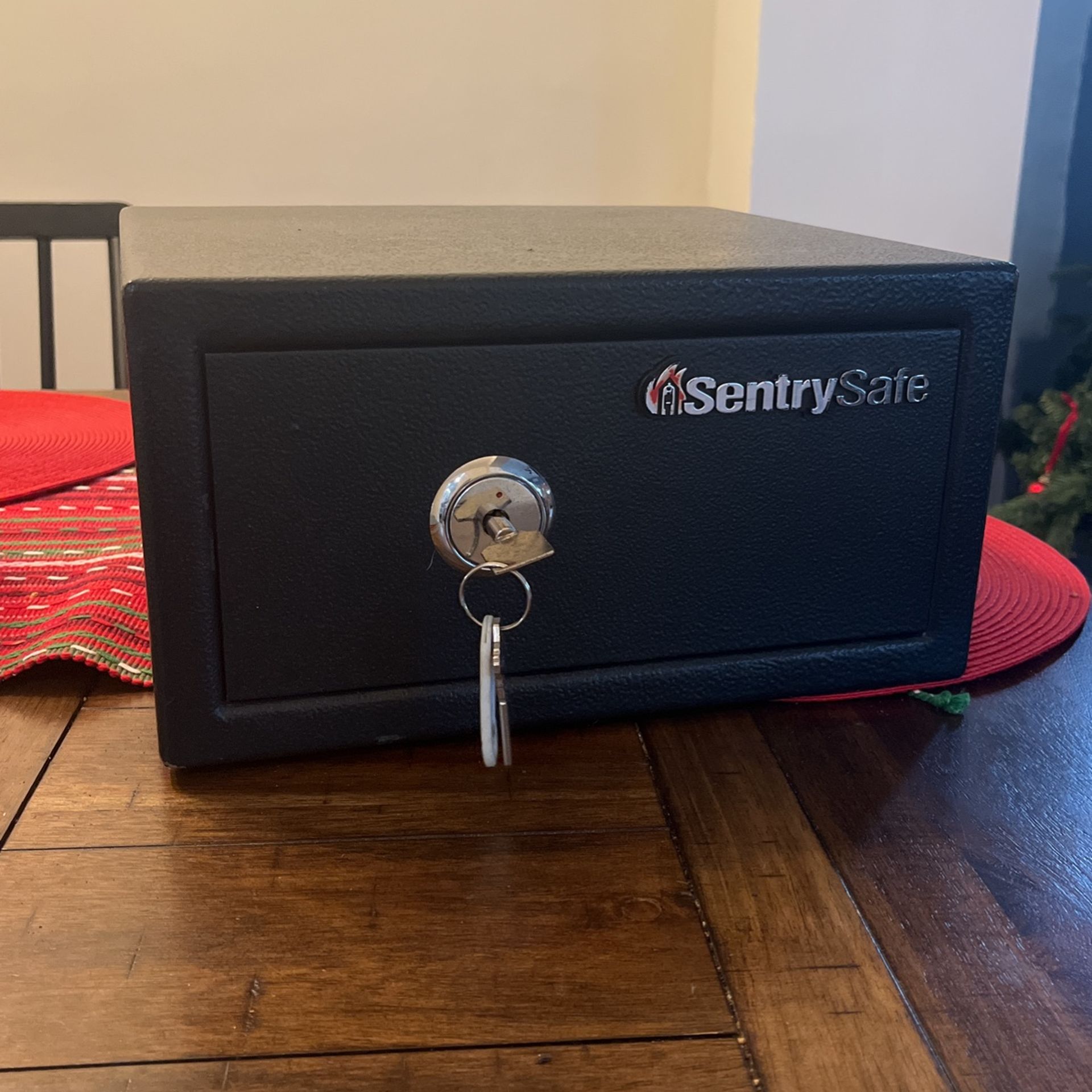 Sentry safe for Sale in Floral Park, NY - OfferUp