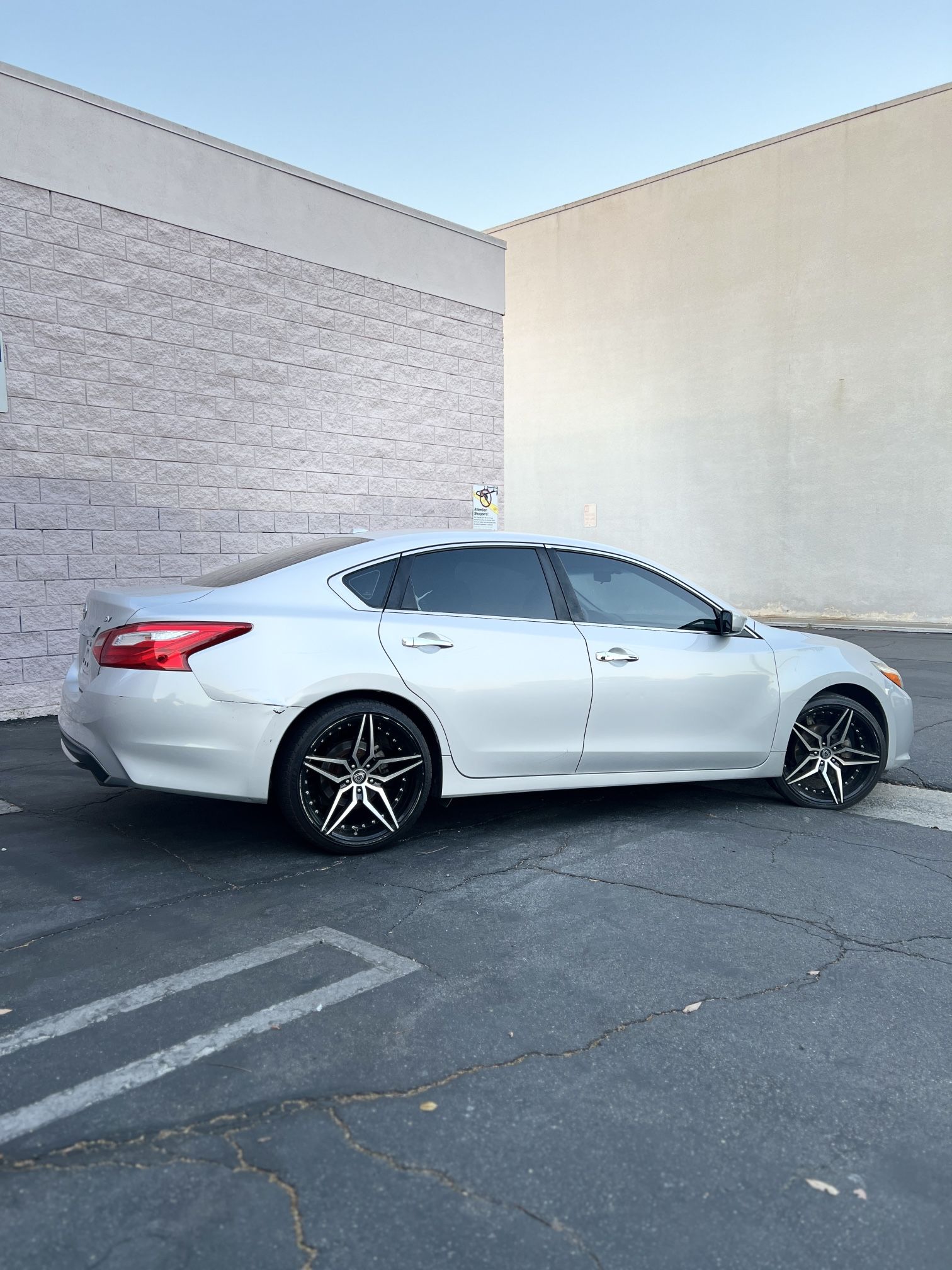 2017 Nissan Altima for Sale in Long Beach, CA - OfferUp