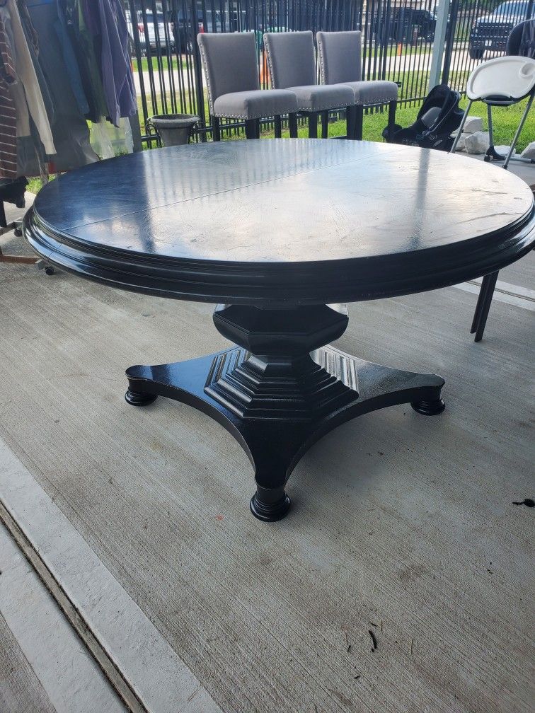 Dining Room Table 52 Inches Round / 70 In W/ Extention for Sale in ...