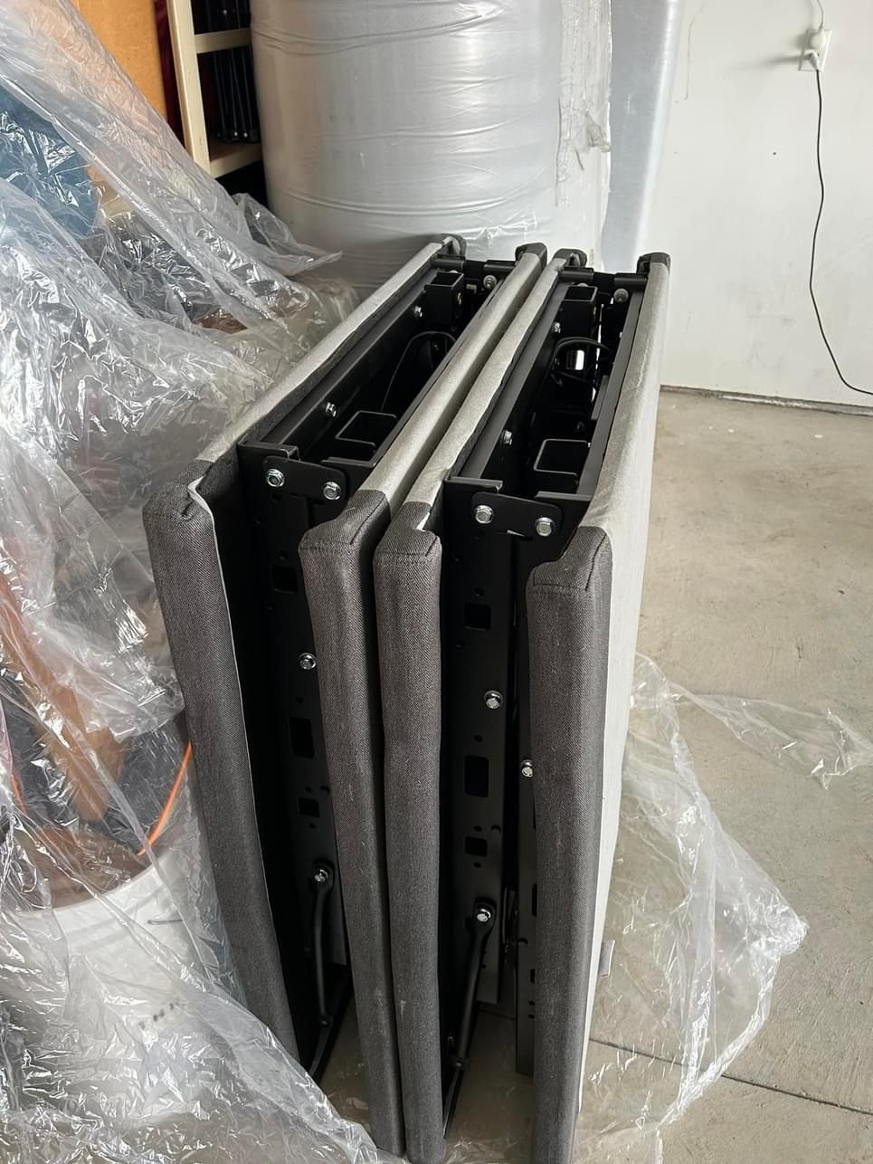 Like New Split King Casper Adjustable Bed Base for Sale in Portland, OR ...