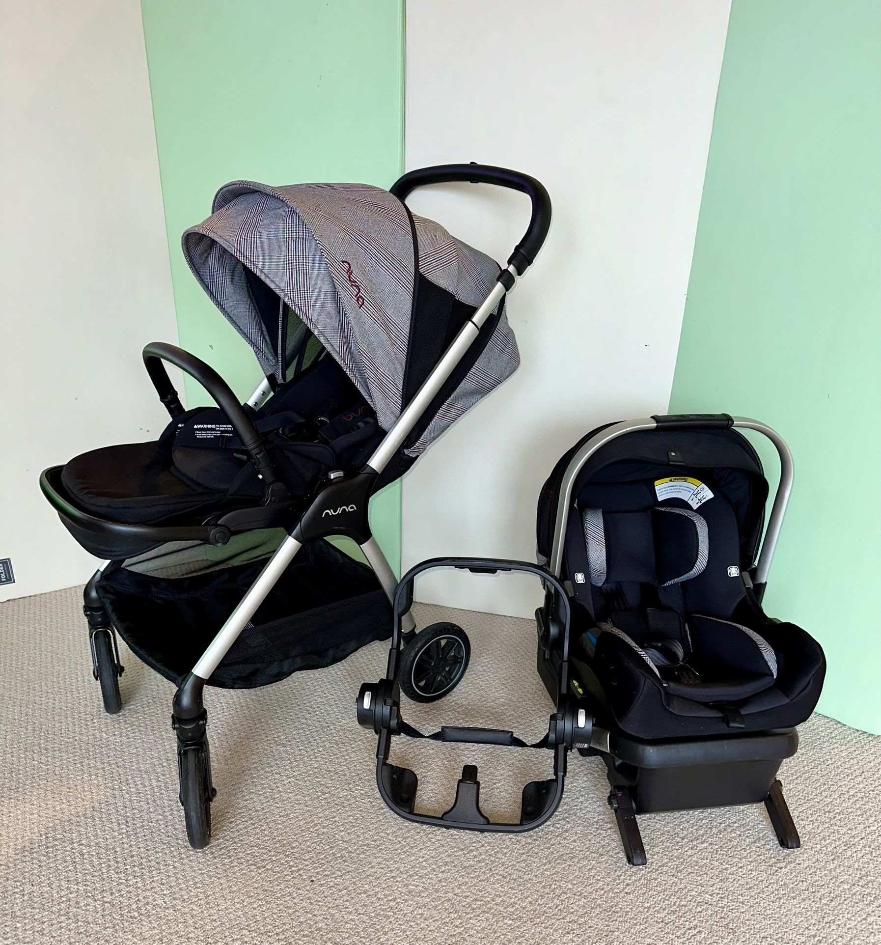 Nuna PIPA Car seat and Stroller Set for Sale in Bonney Lake, WA - OfferUp