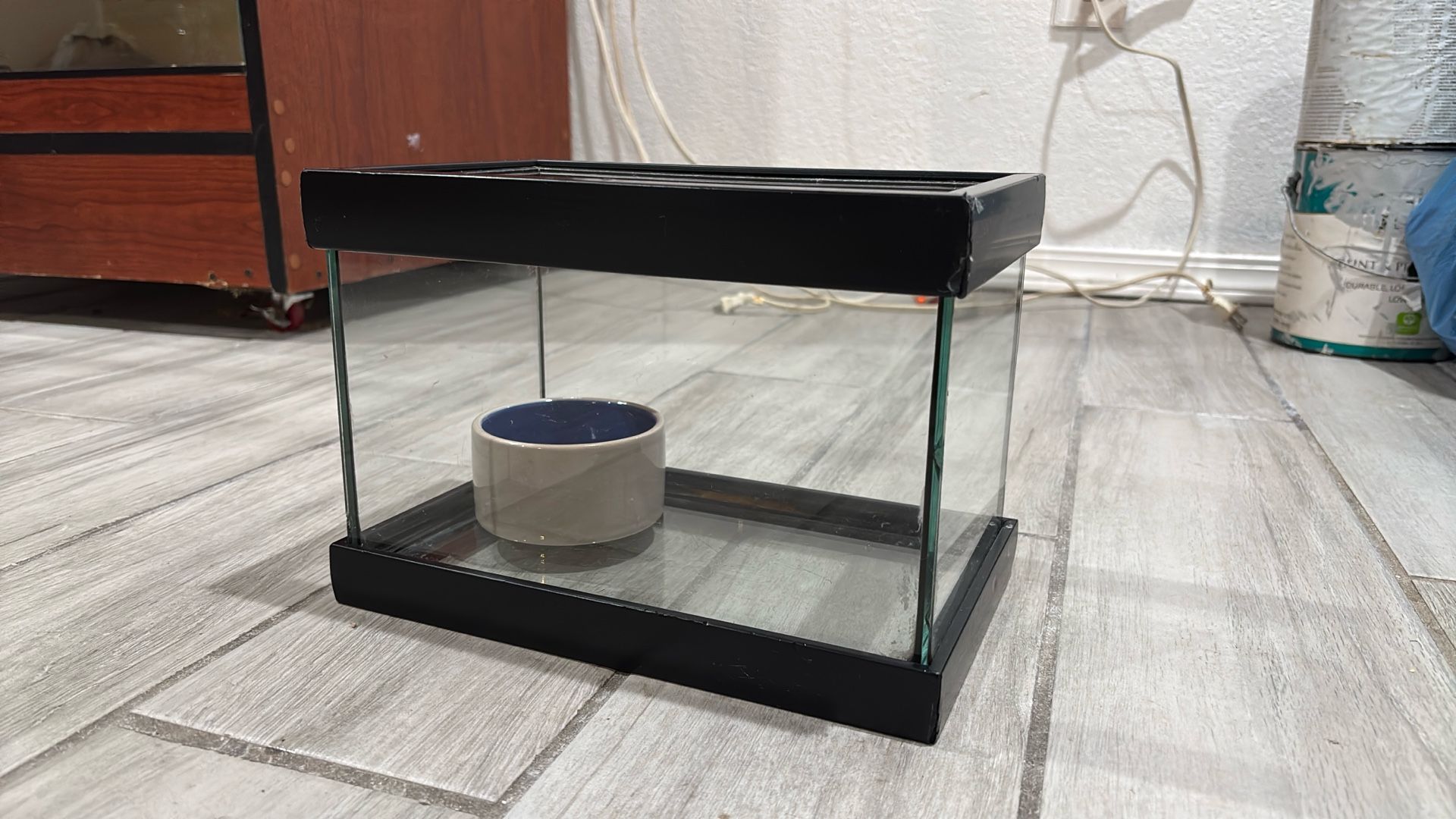 Reptile Enclosure with Bowl for Sale in Lynwood, CA - OfferUp