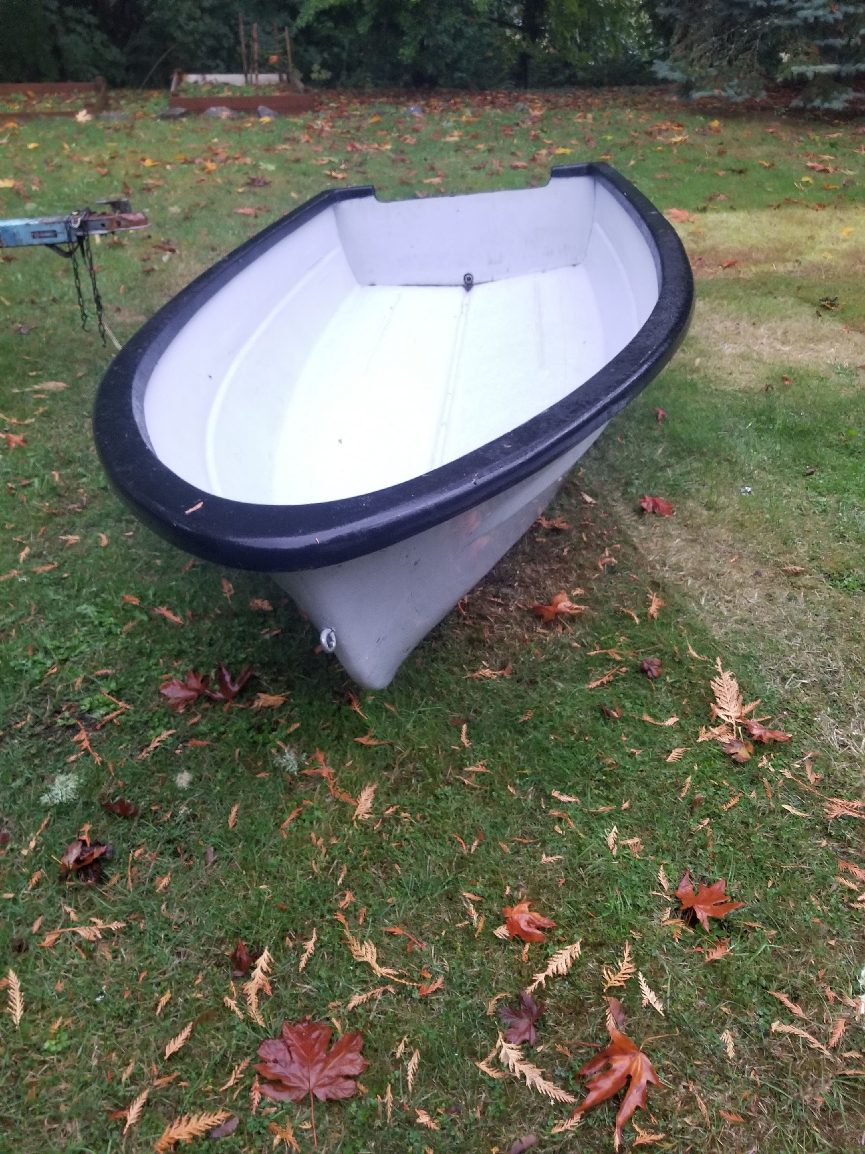 11' Fiberglass row boat for Sale in Auburn, WA - OfferUp