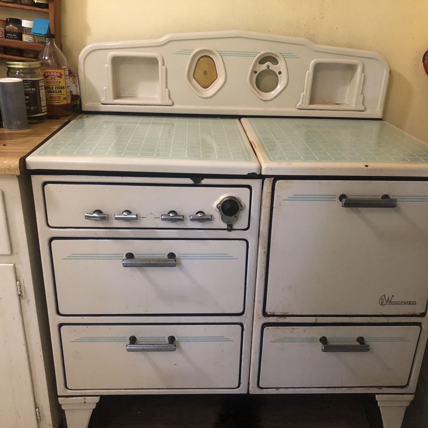 1930s Gas Stove With Oven