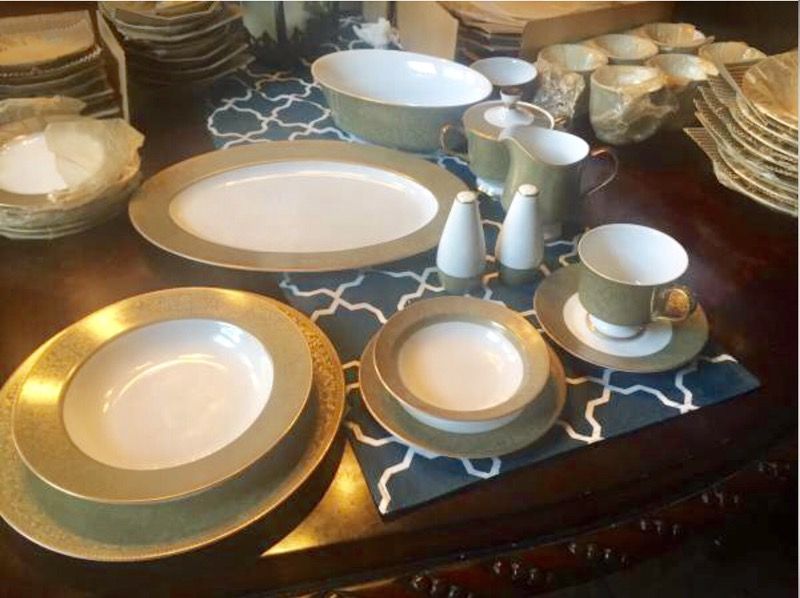 Vintage 22k gold Sango China Set Versailles Pattern #3632 NM-M 53 pcs ...