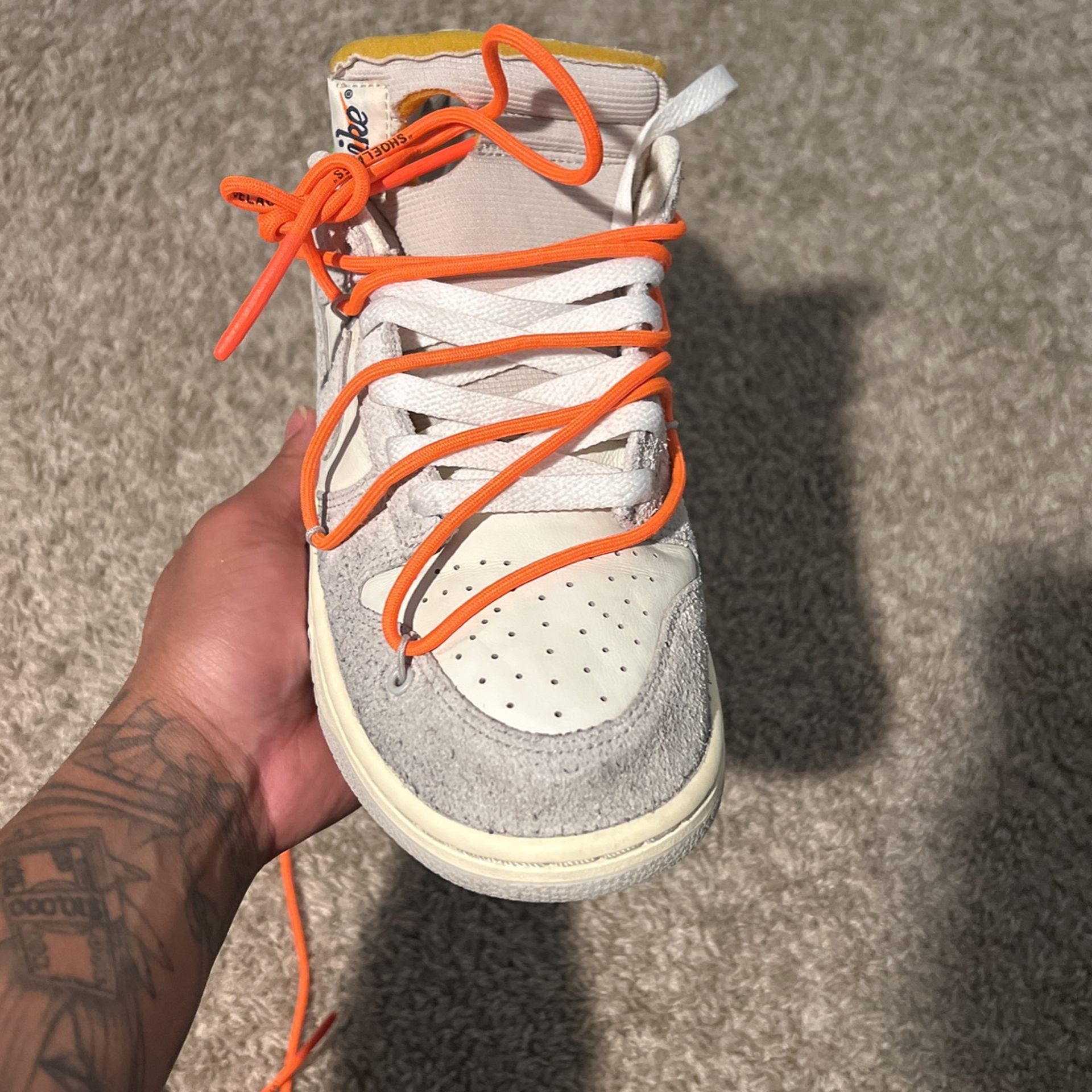 Off White Dunks (used) 150$ NO TRADES for Sale in Seattle, WA - OfferUp