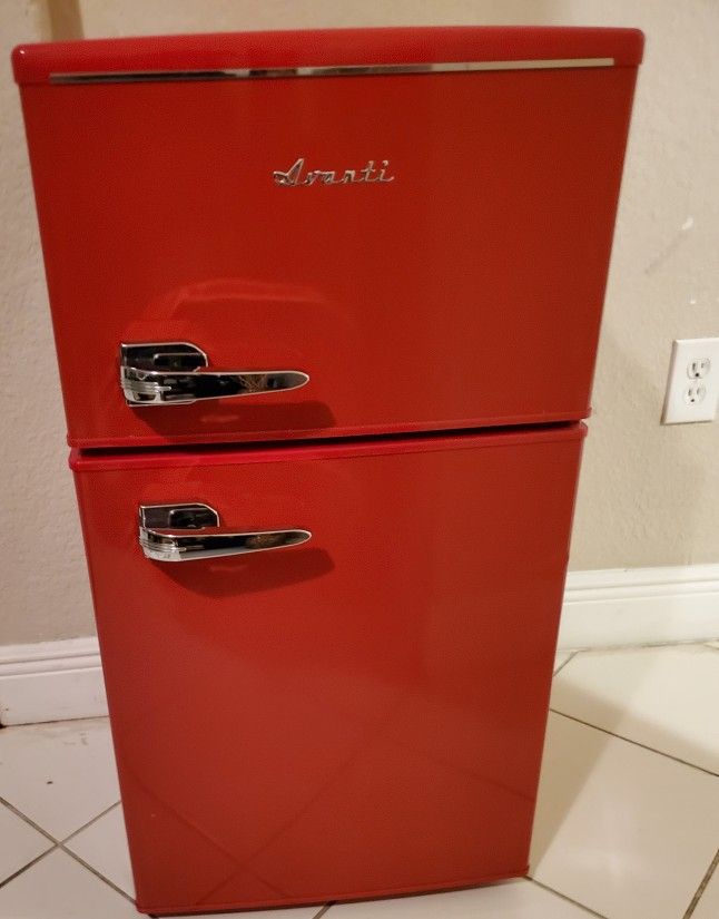Brand Name Avanti Mini Refrigerator for Sale in Homestead, FL - OfferUp