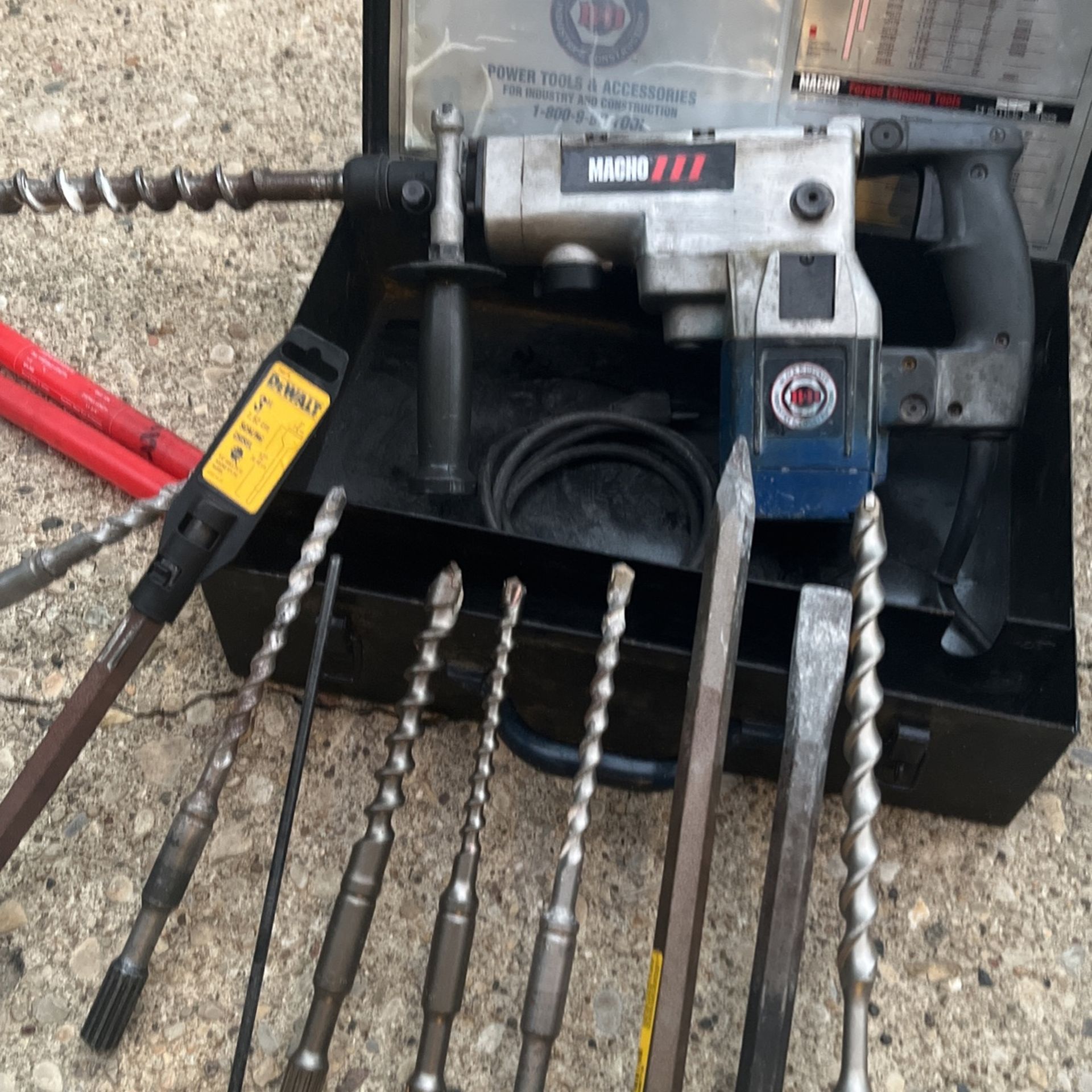Black and decker macho rotary hammer store