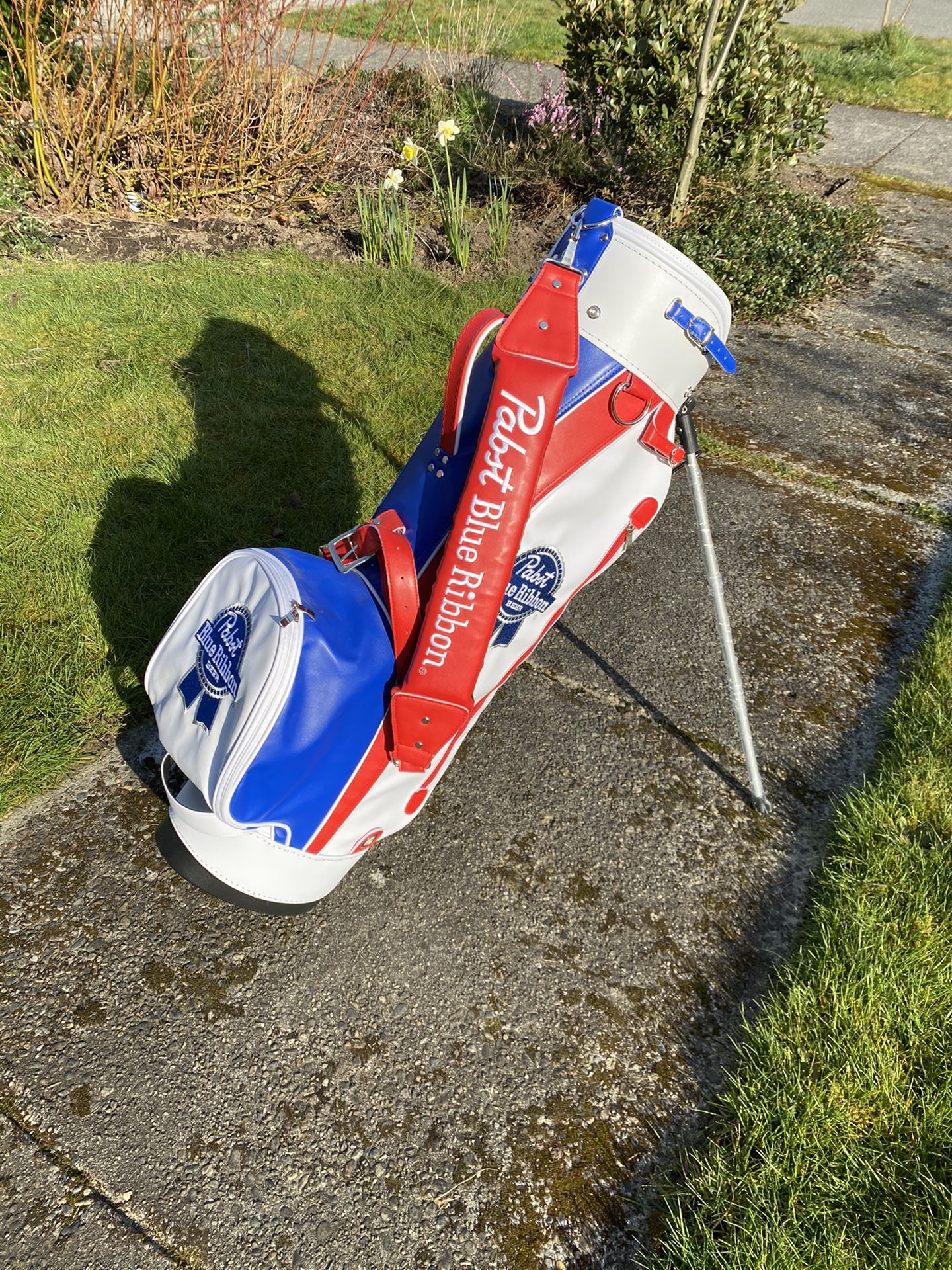 Pabst Blue Ribbon Golf Bag for Sale in Seattle, WA - OfferUp