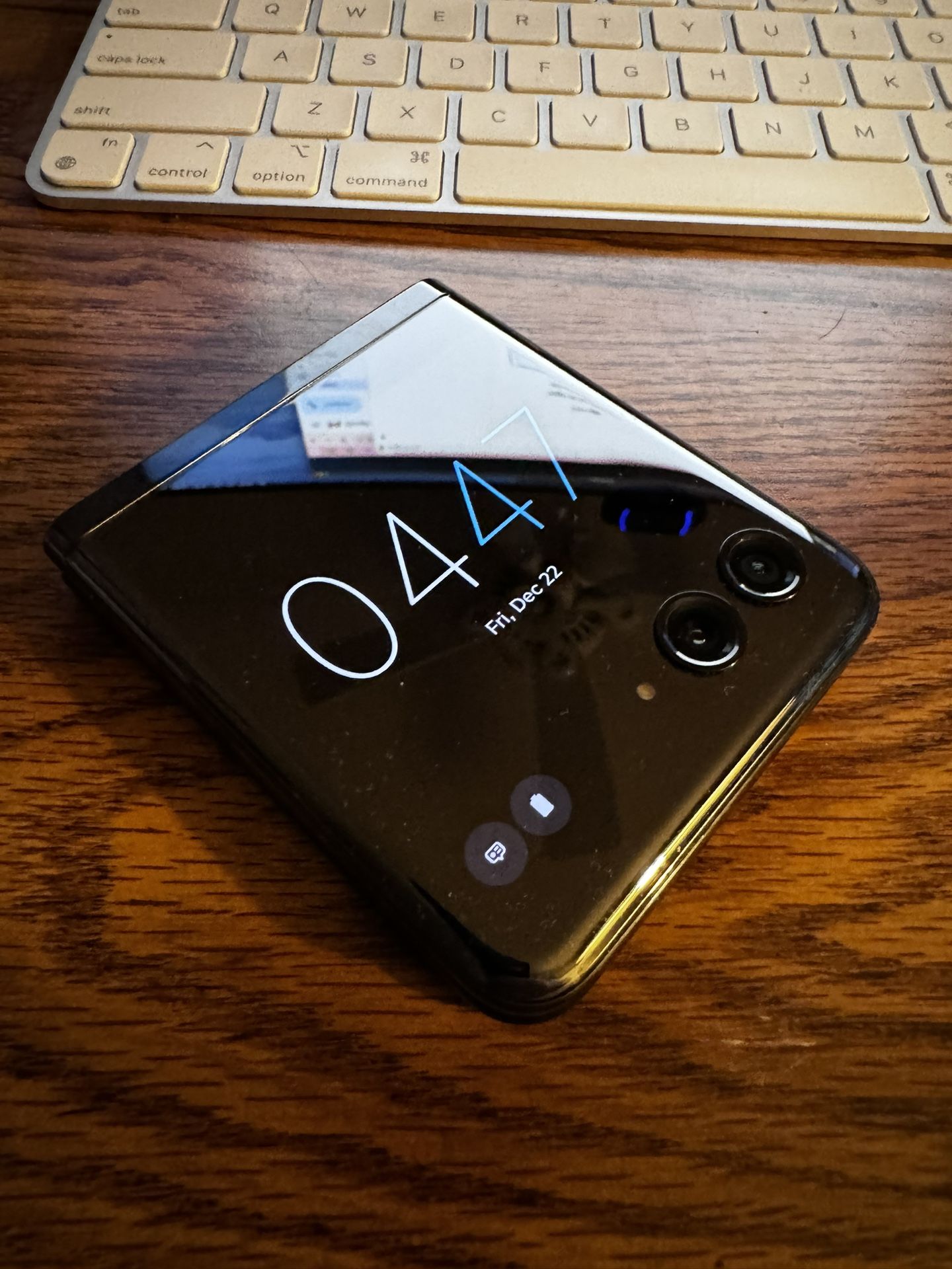 Motorola Razr Plus Fold Android for Sale in Dunedin, FL - OfferUp