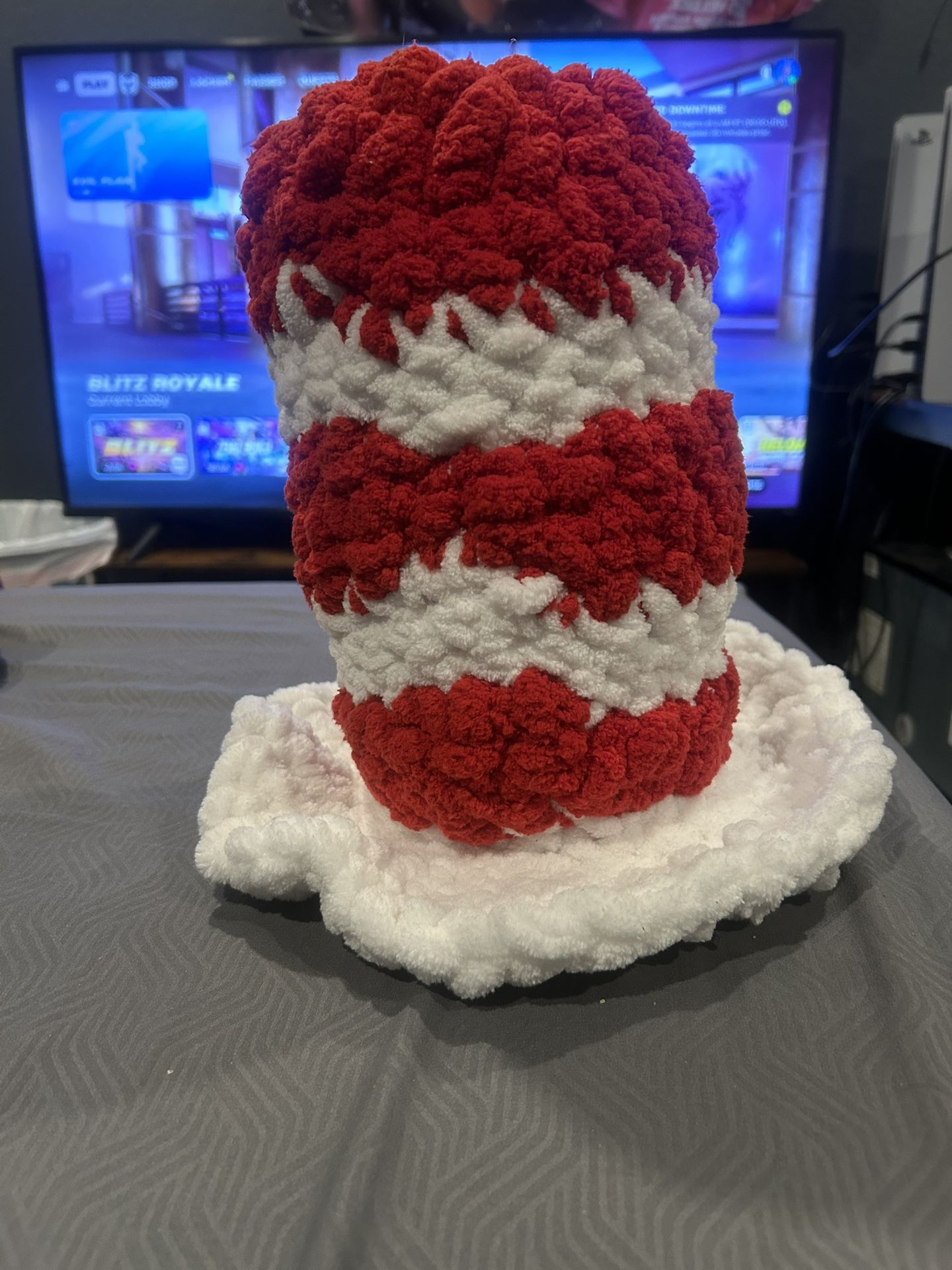 Cat In The hat Hat Plushie for Sale in Riverside, CA - OfferUp