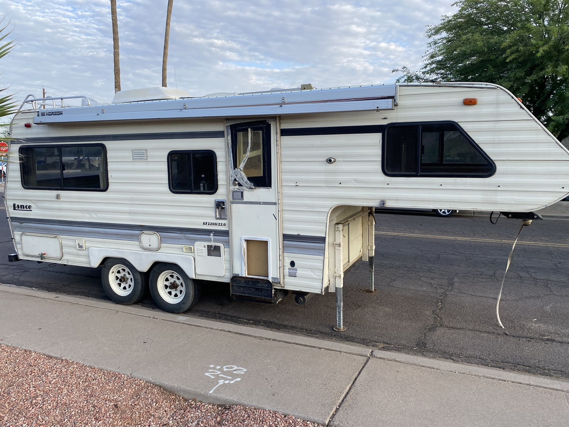 1983, Lance 22 Foot Fifth Wheel Travel Trailer for Sale in Phoenix, AZ ...