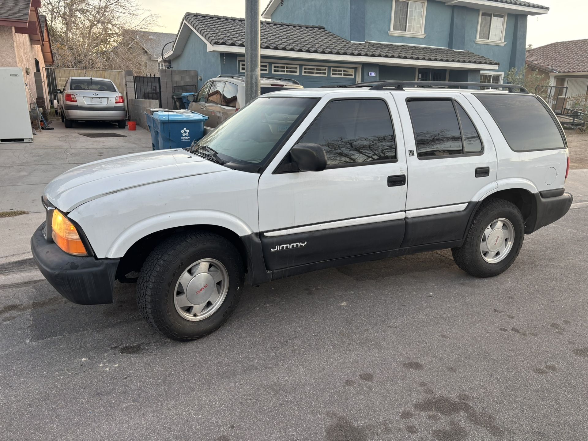 2000 GMC Jimmy for Sale in Las Vegas, NV - OfferUp
