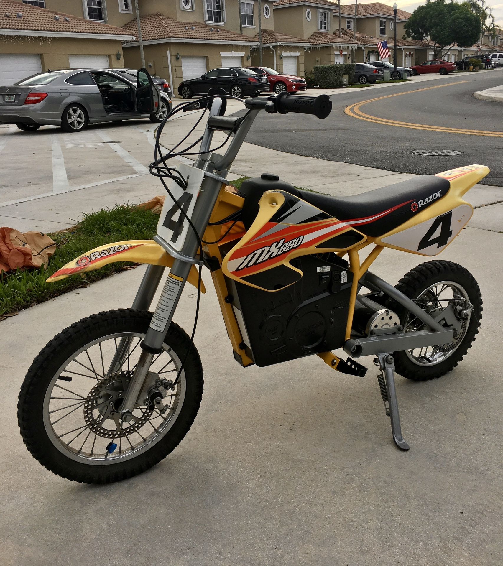 Razor Rocket MX650 Electric Dirt Bike for Sale in Pembroke Pines, FL ...