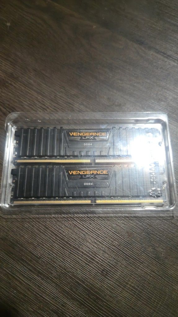 Corsair Vengeance 2x32 (64 GB) DDR4 3200mhz CL16 RAM for Sale in San ...