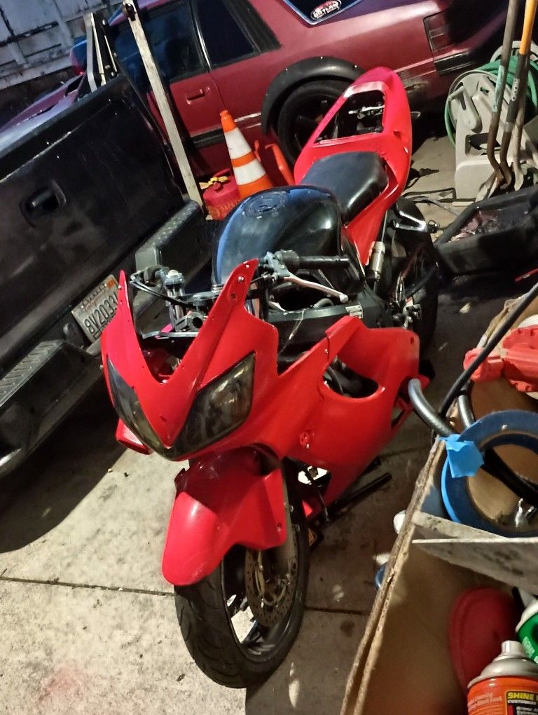 CBR 600 F4i for Sale in Hayward, CA - OfferUp