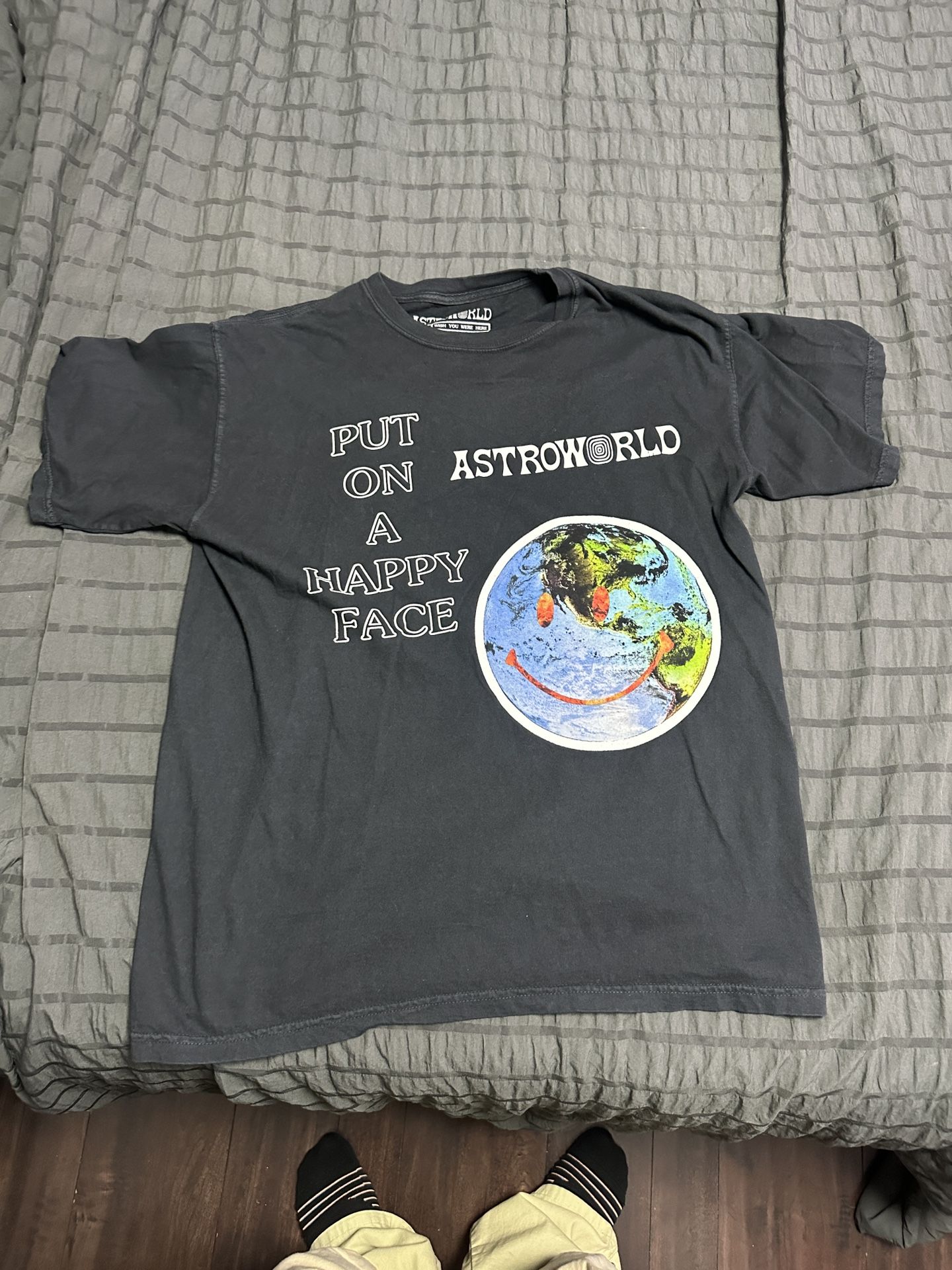 Black and pink Travis Scott Astroworld t-shirt for Sale in Fontana, CA ...