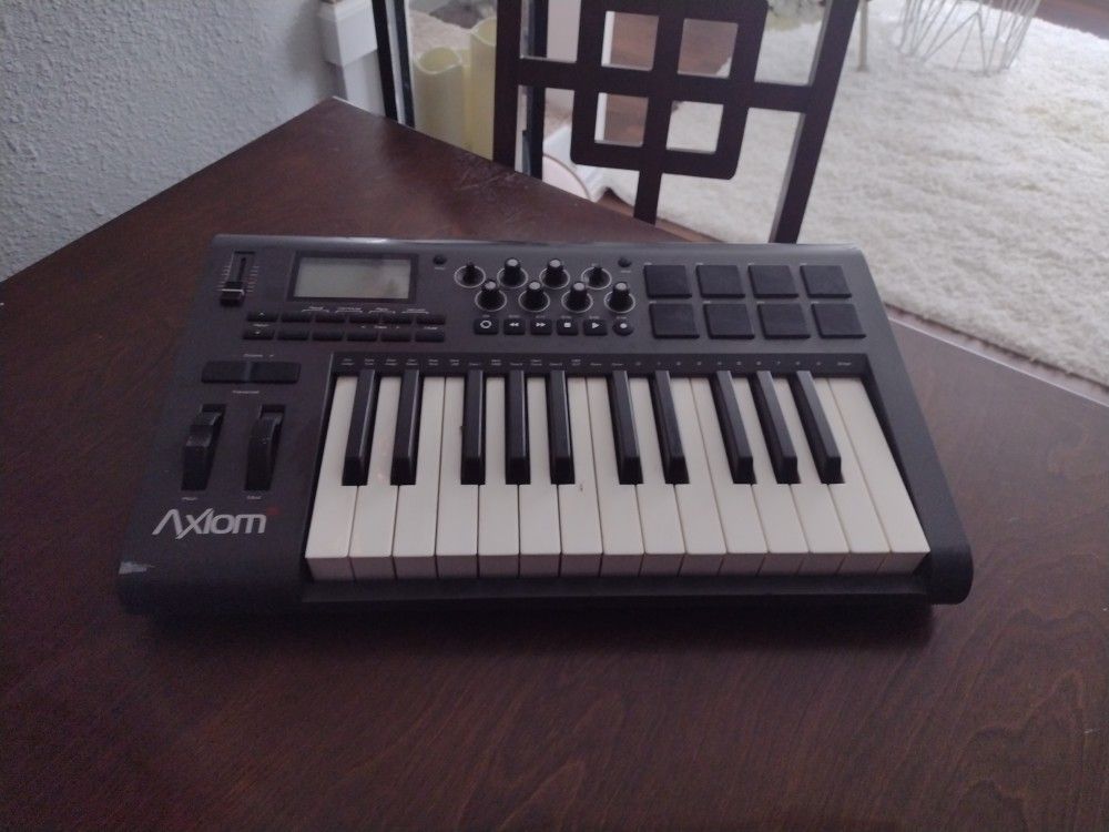 M-audio Axiom Mini Controller for Sale in San Antonio, TX - OfferUp