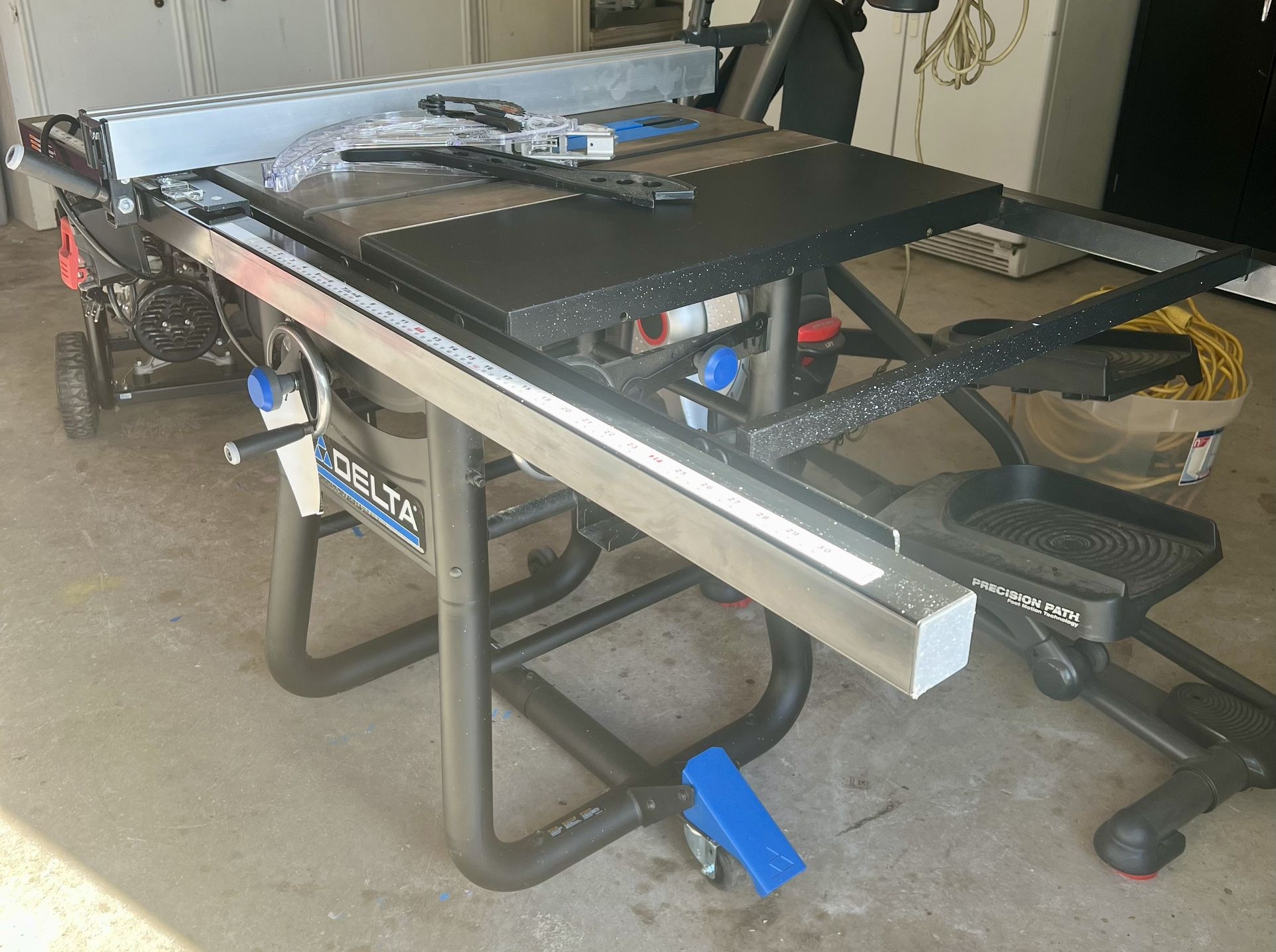 Delta Contractor Table Saw for Sale in Lake Worth, TX - OfferUp