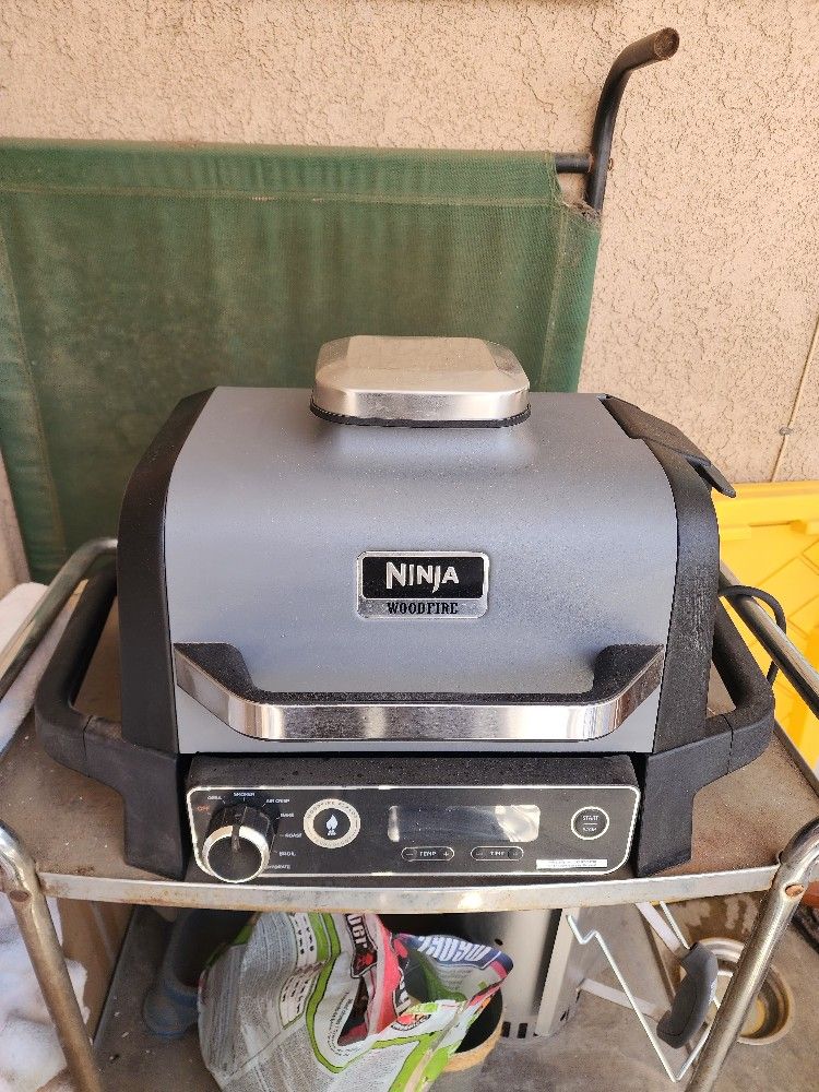 Ninja Woodfire Outdoor Grill & Smoker OG 700 for Sale in Menifee, CA ...