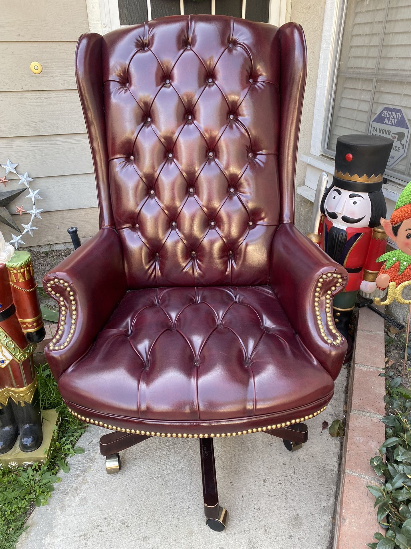 Chair for Sale in Rancho Cucamonga, CA - OfferUp
