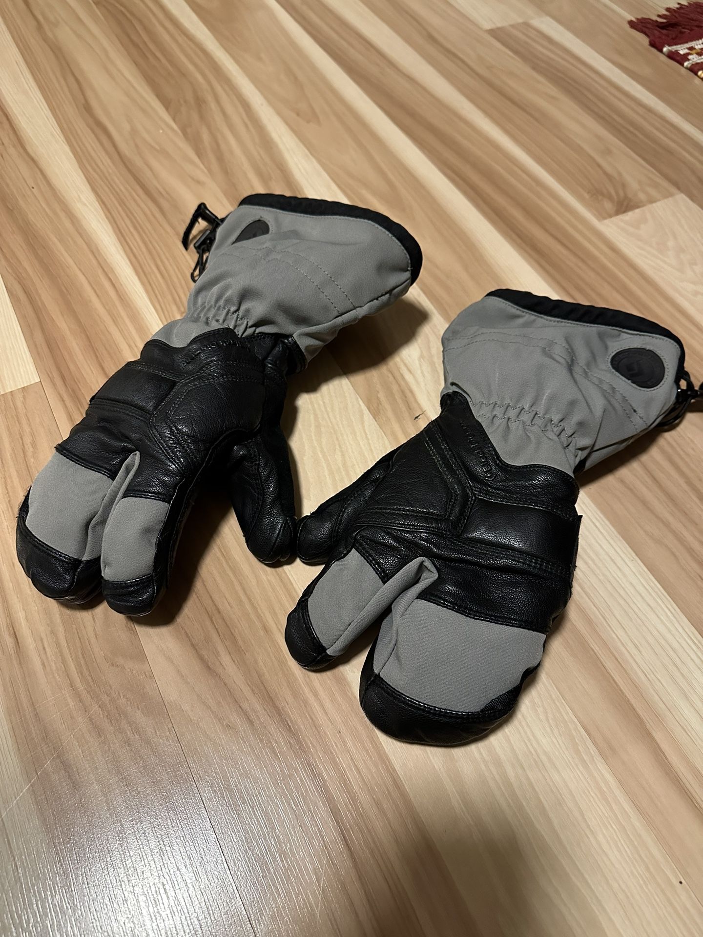 Black Diamond Guide Finger Ski Snowboard Gloves for Sale in Portland ...