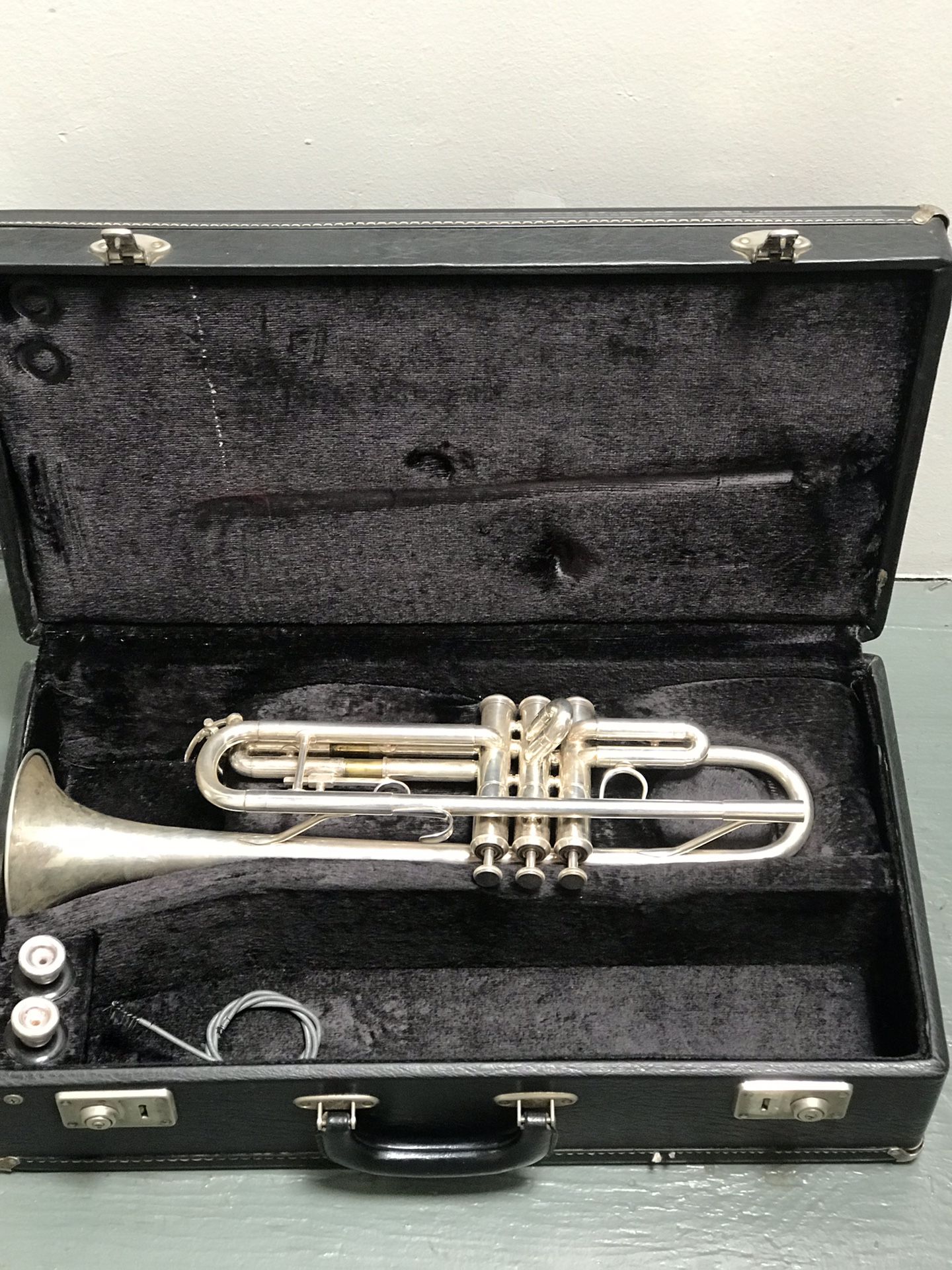 Beautiful condition , VINTAGE ! Schilke MII trumpet GAMONBRASS case ...