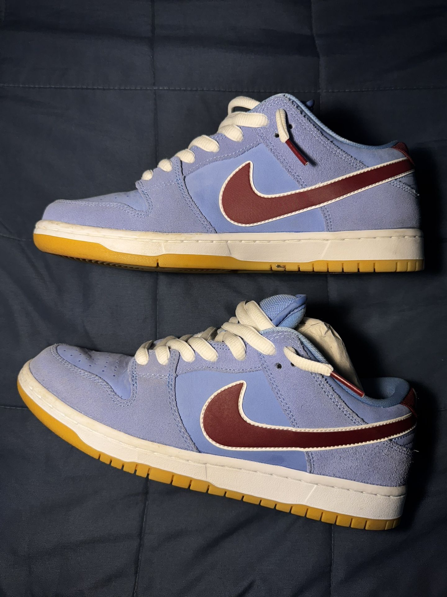 Nike Sb dunk Philadelphia Phillies for Sale in Lakewood, CA - OfferUp