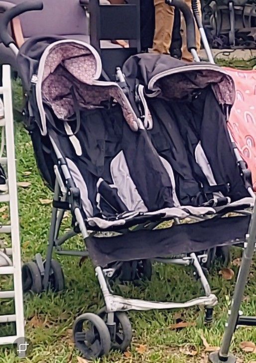 Free Stroller for Sale in San Antonio, TX - OfferUp