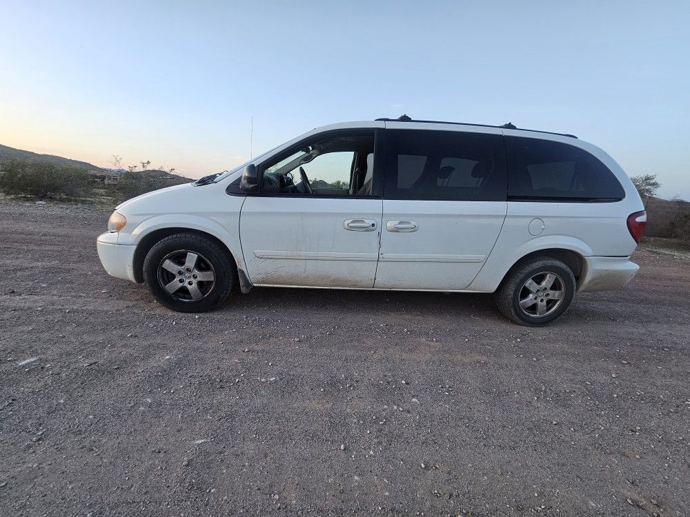2005 Dodge Grand caravan Similar to Honda Toyota Nissan Chevy Ford ...