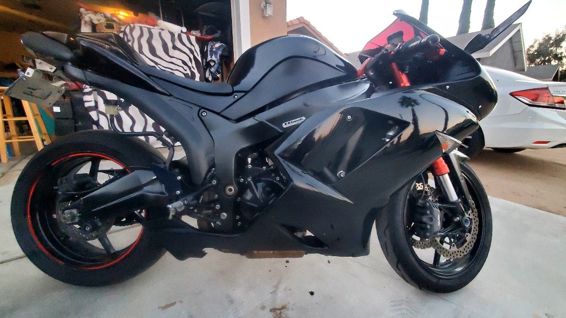 07 Kawasaki Ninja Zx600p FOR TRADE for Sale in Hesperia, CA - OfferUp