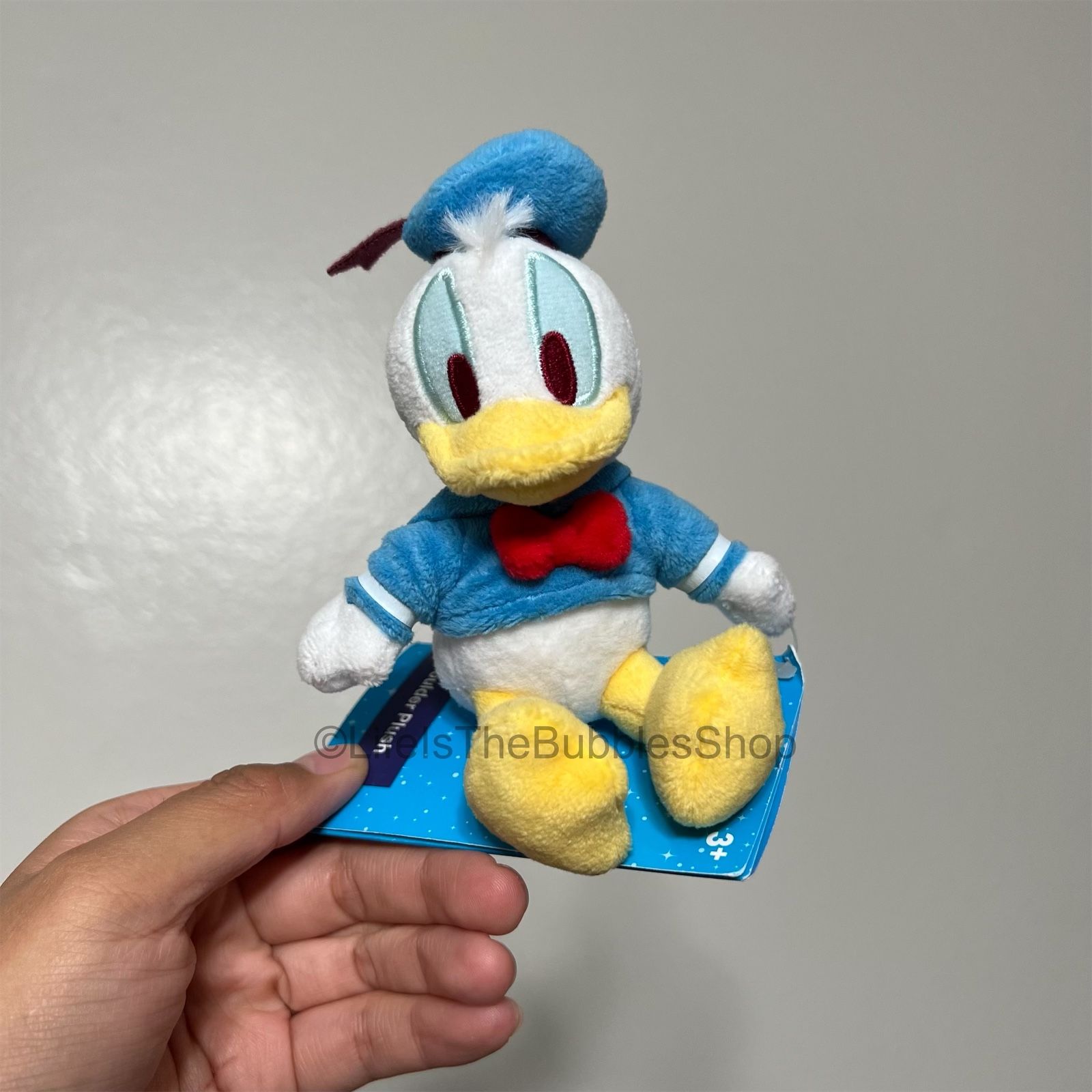 Disney - Donald Duck Shoulder Buddy/Magnet for Sale in Cypress, CA ...