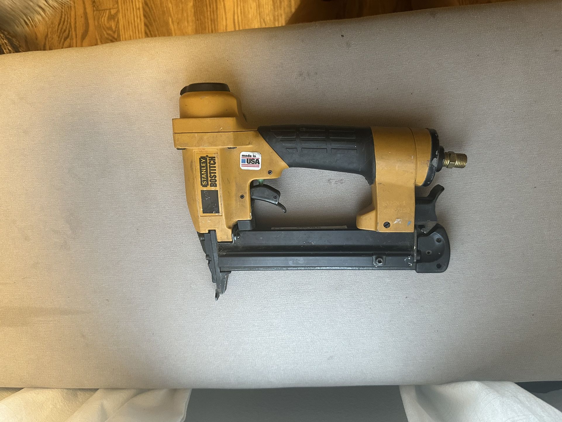 Bostitch S32SX Pneumatic Stapler for Sale in Everett, WA - OfferUp