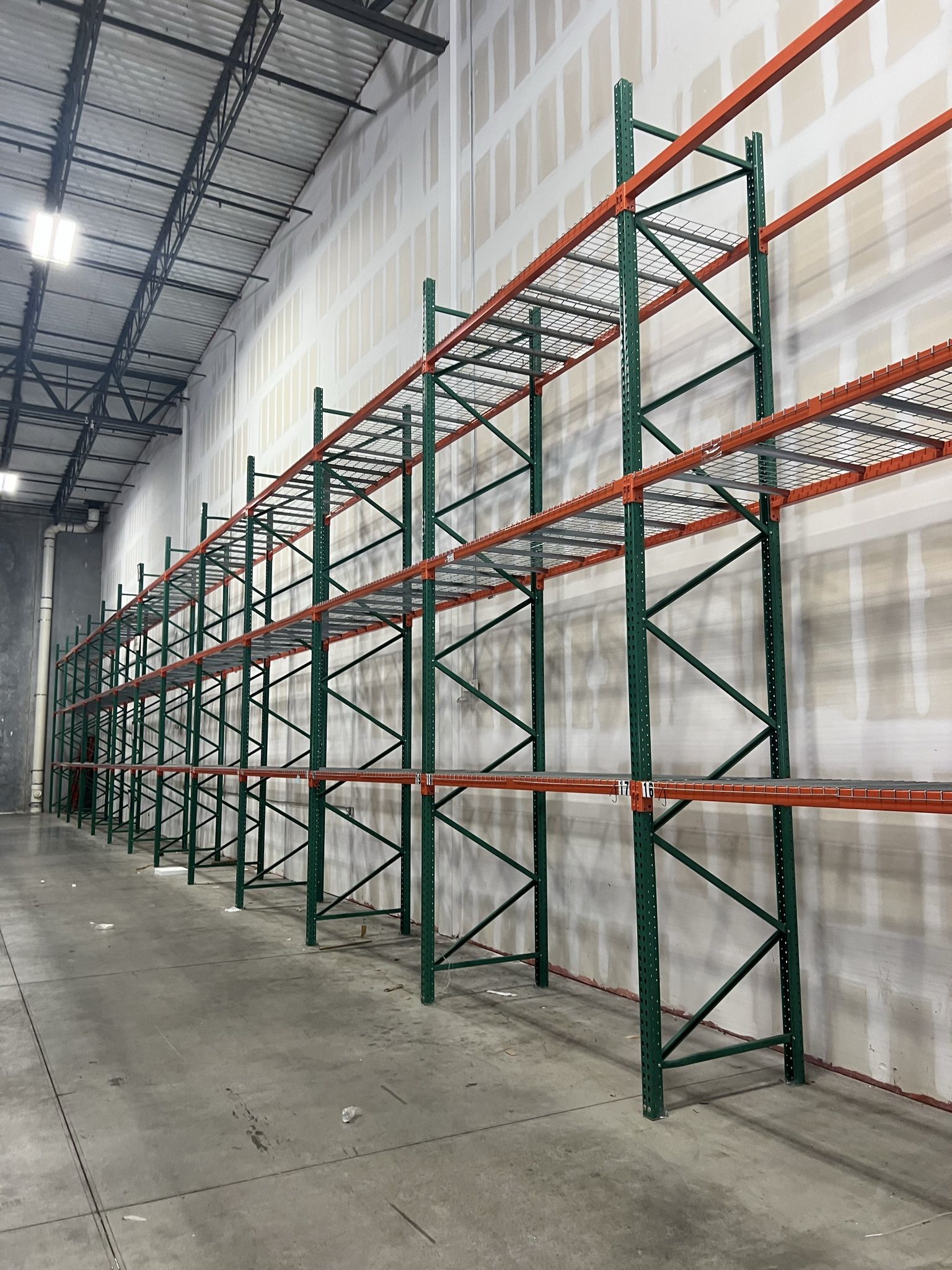 PALLET RACKS POSITION NEW AND USED CONDITION for Sale in Medley, FL ...
